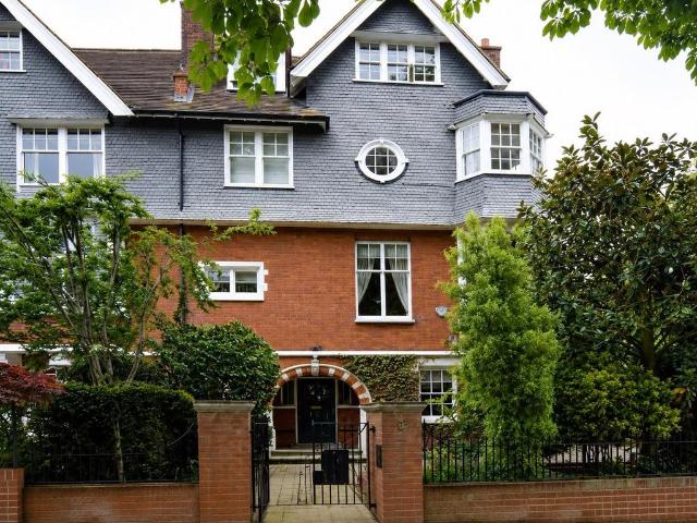 Gainsborough Gardens, London NW3 7 bed semi detached house to rent £26,000 pcm £6,000 pw