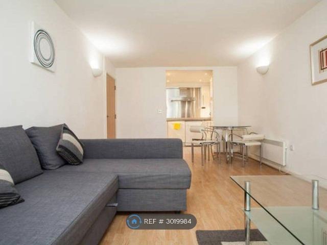Gainsborough House, London E14, 2 bed flat to rent, £2,600 pcm | PrimeLocation