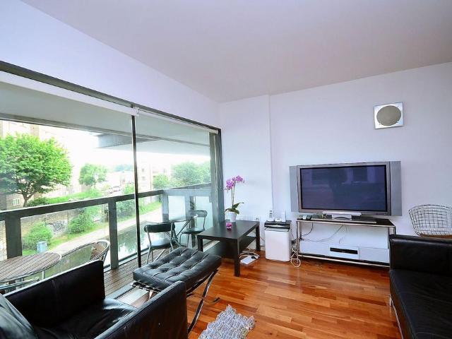 Gainsborough Studios West, Islington. 2 bed flat to rent £3,350 pcm £773 pw