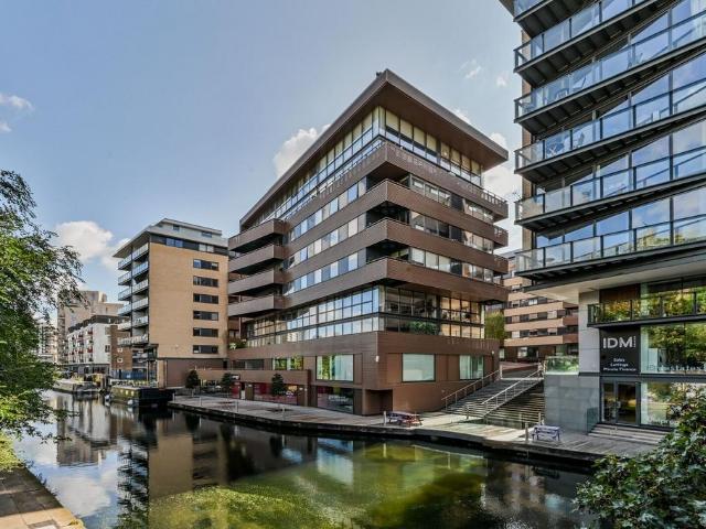 Gainsborough Studios West, Islington. 2 bed flat to rent £4,117 pcm £950 pw