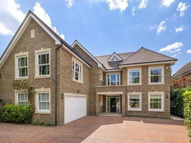 Gainsborough Place, Cobham, 6 Bedroom Detached