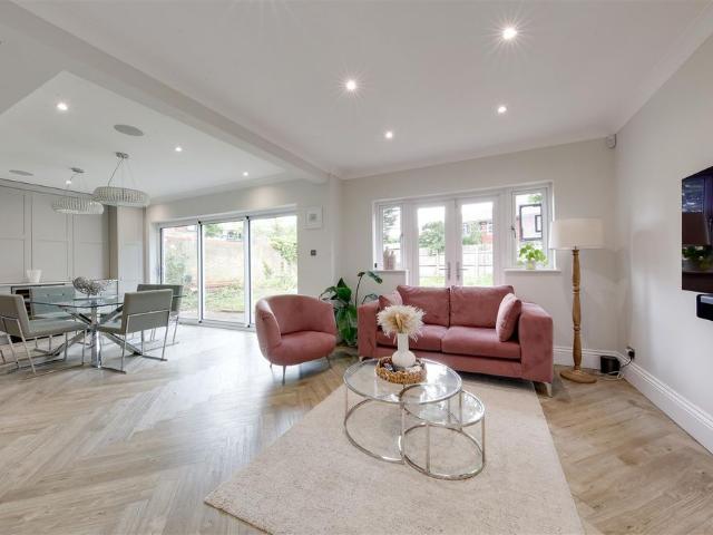 Gainsborough Place, IG7 6LA, London