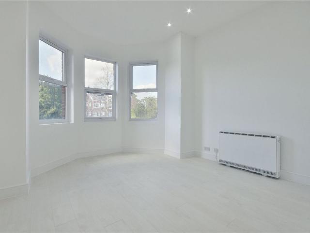 Gainsborough Road, Woodside Park N12, 1 bed flat to rent, £1,500 pcm | PrimeLocation