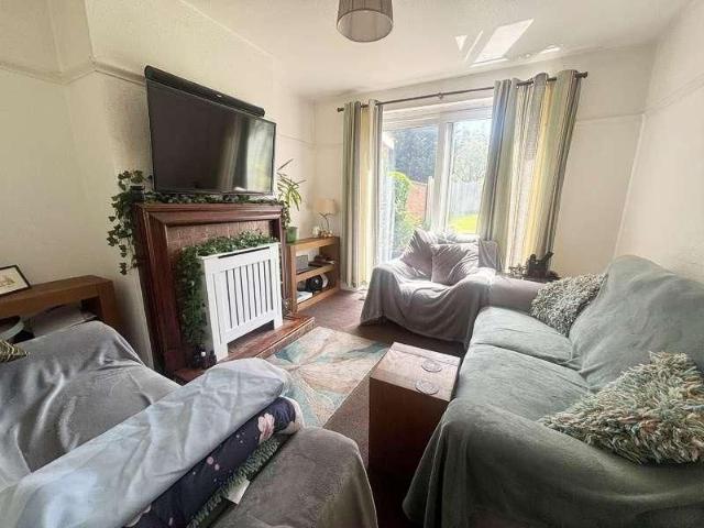 Gainsborough Road, Clarendon Park, Leicester, LE2