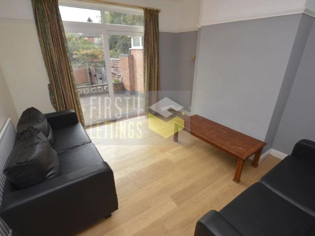Gainsborough Road, Clarendon Park, Leicester, LE2