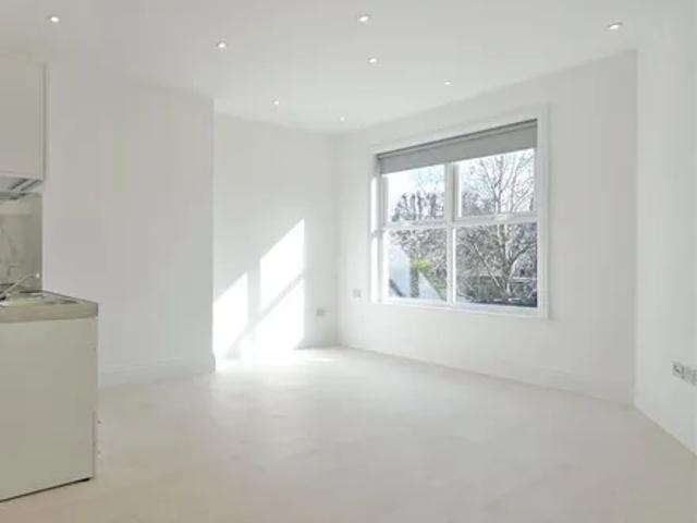 Gainsborough Road, London, N12 8AG, United Kingdom | Studio apartment for rent #138932686 | Rentberry
