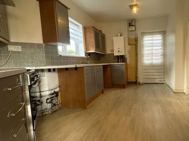 Gainsborough Road, London, RM8 2QR, United Kingdom | 3 bed townhouse for rent #167382033 | Rentberry
