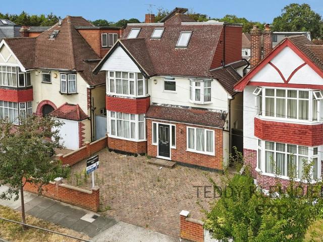 Gainsborough Road, New Malden KT3, 4 bed detached house to rent, £4,500 pcm | PrimeLocation