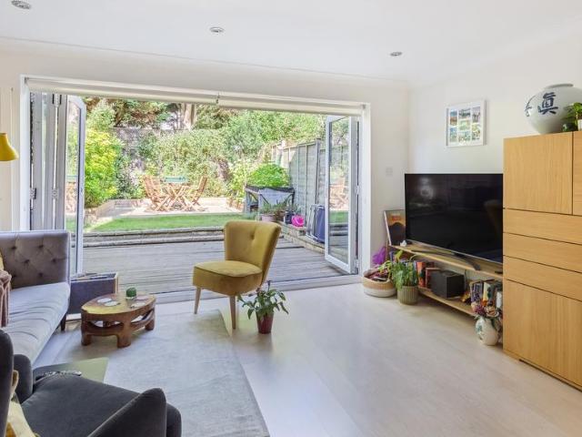 Gainsborough Road, Richmond, TW9 4 bed house to rent £5,000 pcm £1,154 pw