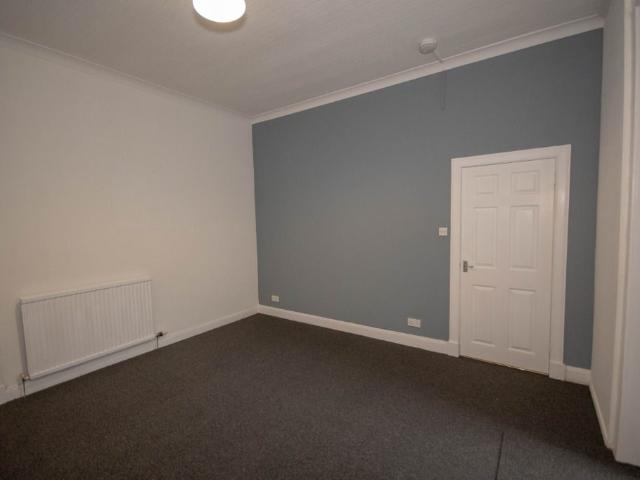 Gairs Buildings, Windygates KY8, 2 bed flat to rent, £625 pcm | PrimeLocation