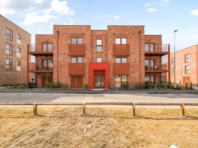 Galton Road, Cambridge, Cambridgeshire 2 bed apartment to rent £1,750 pcm £404 pw