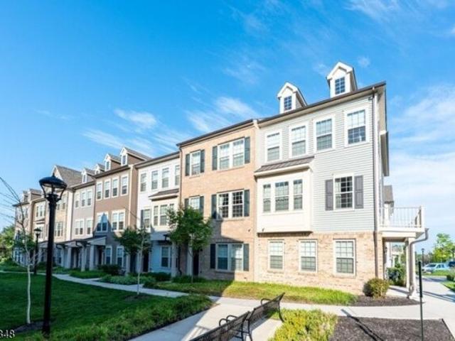 Gala Ct, Livingston, Condo For Sale