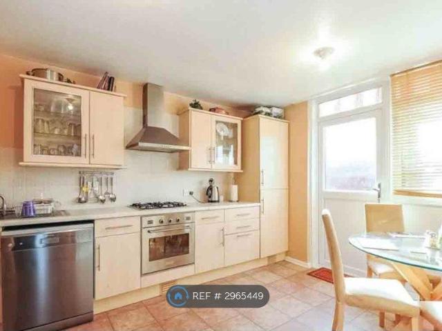 Galatea Square, London SE15, 4 bed shared accommodation to rent, £3,600 pcm | PrimeLocation
