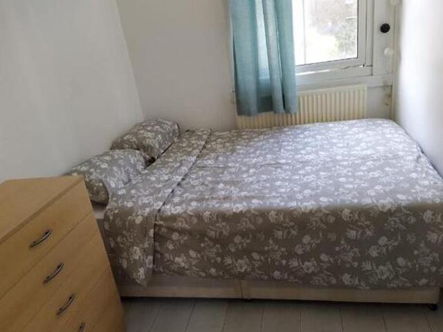 Gale Street, London, 4 Bedroom Flat