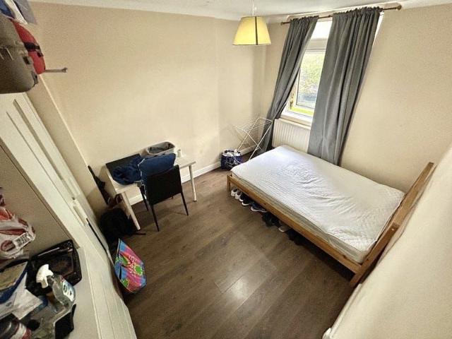 Gale Street, London E3, Room to rent, £901 pcm | PrimeLocation