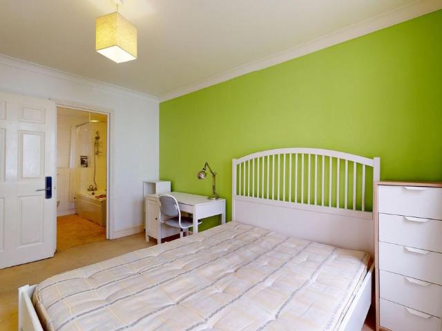 Galen Place, London WC1A, 3 bed flat to rent, £4,799 pcm | PrimeLocation