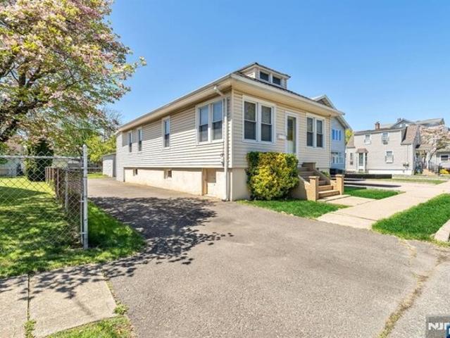 Gall Ave, Elmwood Park, Home For Sale