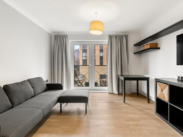 Gallagher Court, 49 Winders Road, London 1 bed flat to rent £2,750 pcm £635 pw