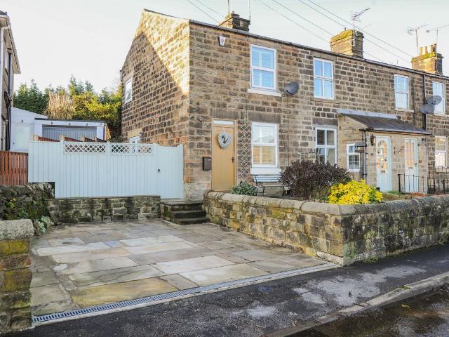 Gallery Lane, Holymoorside S42, 2 bed cottage to rent, £895 pcm | PrimeLocation