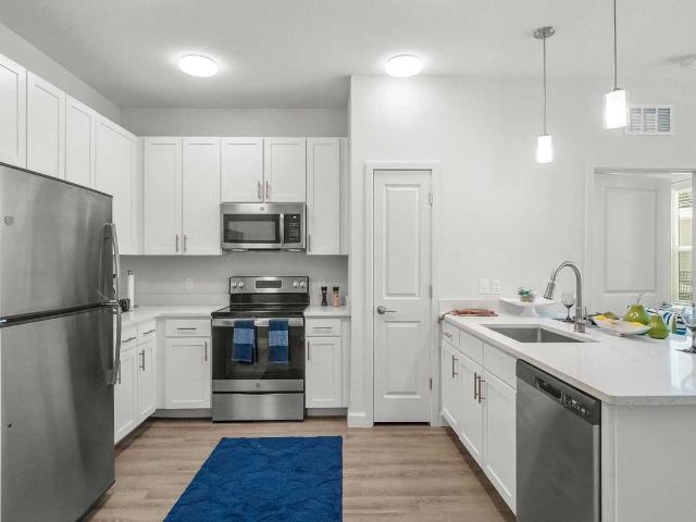 Gallery 3100 1 Bedroom Apartment for Rent at 3100 Central Ave, St. Petersburg, FL 33712 Central Plaza