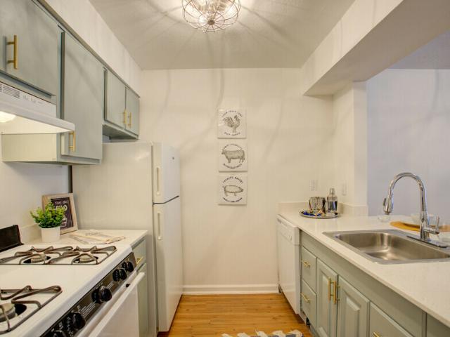 Galleria Flats Apartments 1 Bedroom Apartment for Rent at 3001 Hillcroft St, Houston, TX 77057 Woodlake Briar Meadow