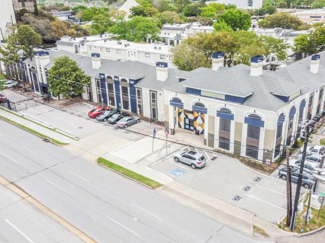 Galleria Flats Apartments 2 Bedroom Apartment for Rent at 3001 Hillcroft St, Houston, TX 77057 Woodlake Briar Meadow