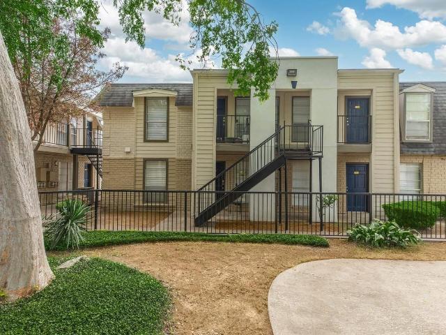 Galleria Flats Apartments 2 Bedroom Apartment for Rent at 3001 Hillcroft St, Houston, TX 77057 Woodlake Briar Meadow
