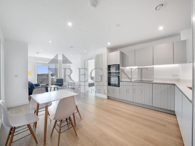 Galleria House, Western Gateway, E16 2 bed apartment to rent £2,750 pcm £635 pw