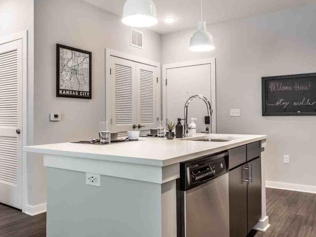Gallerie Apartments 2 Bedroom Apartment for Rent at 2705 Mcgee Trfy, Kansas City, MO 64108 Union Hill