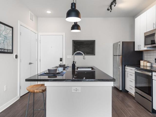 Gallerie Apartments 2 Bedroom Apartment for Rent at 2705 Mcgee Trfy, Kansas City, MO 64108 Union Hill