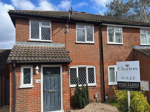 Galloway Close, Fleet, 3 Bedroom Semi detached