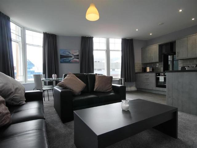 Gallowgate Apartments, City Centre 3 bed apartment to rent £1,695 pcm £391 pw