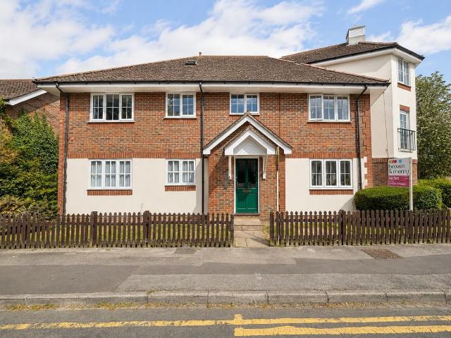 Gallows Lane, High Wycombe HP12, 2 bed flat to rent, £1,450 pcm | PrimeLocation