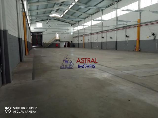 Galpão 1.200m²