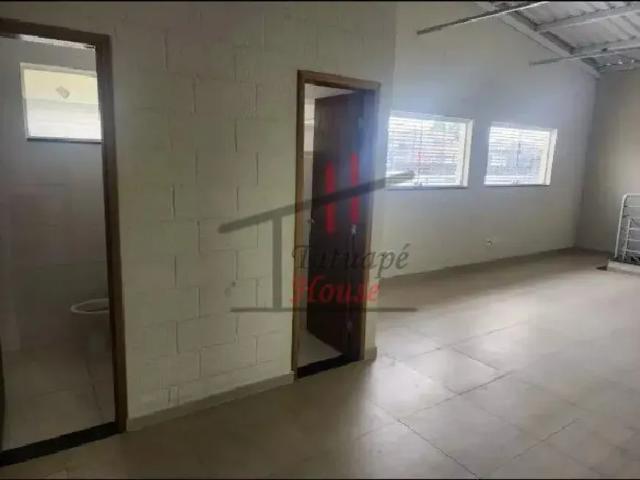Galpão 260m2 Energia Trifásico mezanino