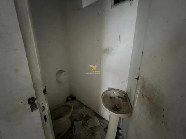 Galpão 2.500 m² + Escritório 900 m² Roçado, São José SC