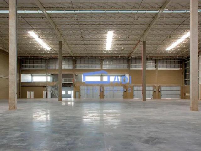 Galpão 4303 m² 8 docas Bandeirantes Jundiaí