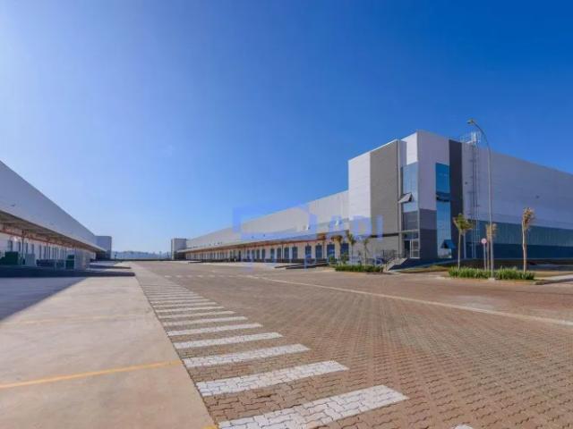 Galpão 5.618 m² – 7 docas – Dutra/Cumbica – Guarulhos