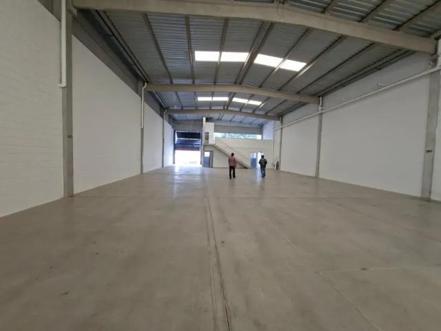 Galpão 650 m² com pátio 1.000 m² p/ locação sorocaba sp