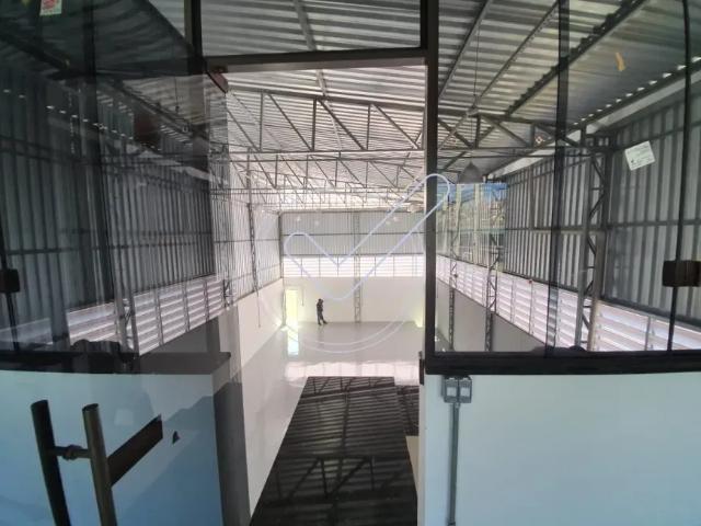 Galpão com excelente infraestrutra em Santana de Parnaíba