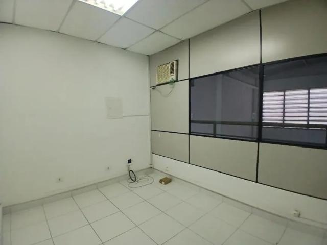 Galpão com 228 m2 pé direiot de 8 m fl26