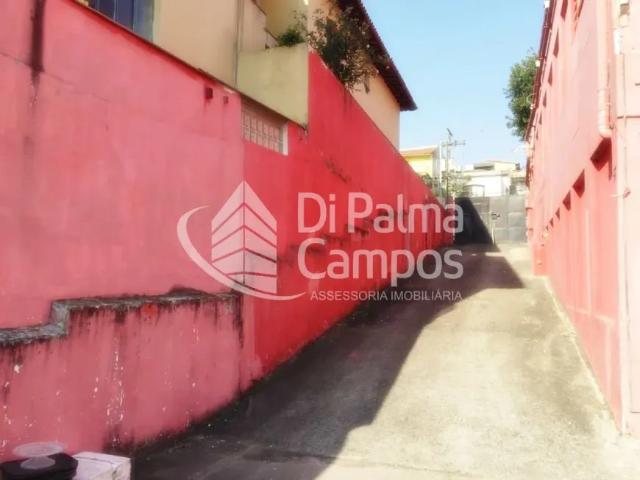 Galpão comercial para locação na Saúde com 750 m² e estacionamento para 12 carros
