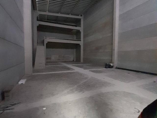 Galpão Comercial Novo de 250m² com Mezanino Granja Carolina Cotia/SP