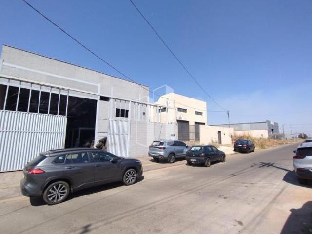 Galpão Comercial à Venda em Aparecida de Goiânia 599m²