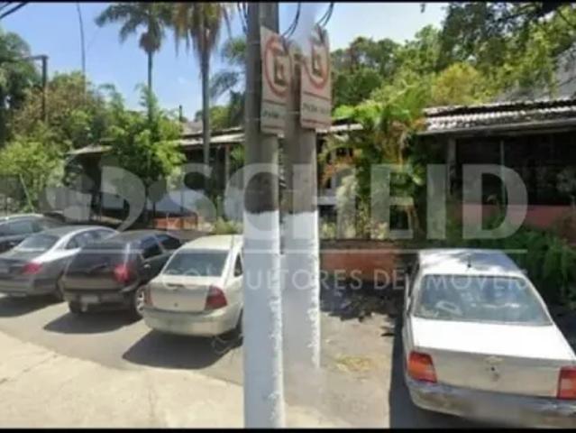 Galpão comercial com 900m2 de terreno em ótima localização no Jd. Petropolis