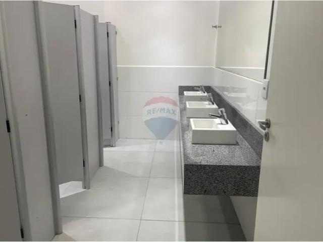 Galpão Comercial com 1.381 metros na Marginal Dom Aguirre Sorocaba, R$ 80.000,00