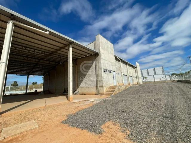 Galpão comercial com 398m² Jardim dos Estados