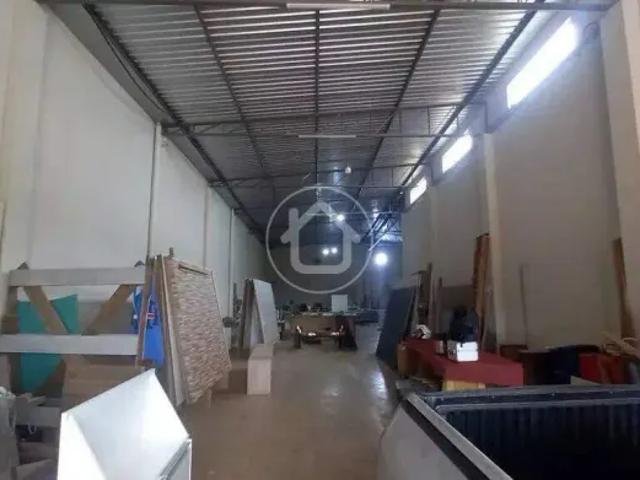 Galpão comercial com 3 salas para escritório