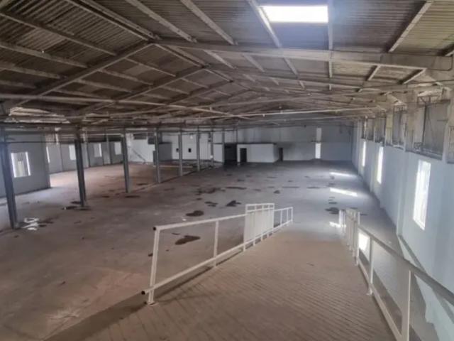 Galpão Comercial de Alto Padrão com 12 Salas e 25 Vagas de Garagem em Condomínio no Paraíso, Cajamar