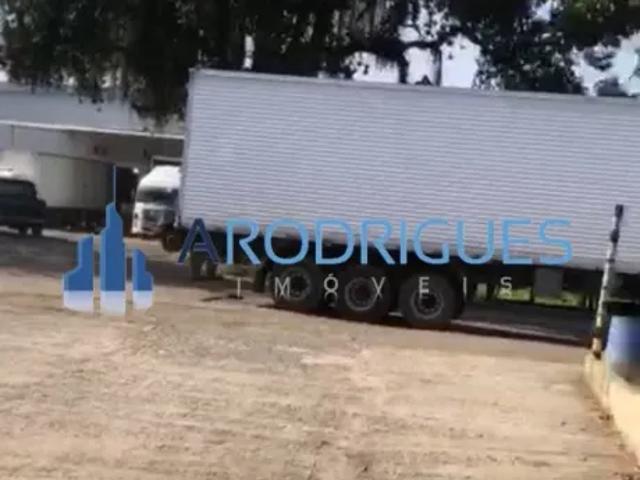 Galpão Comercial em Condomínio: 1 Sala, 1 Banheiro, 1 Vaga de Garagem, 900m² Salvador BA, Águas Cl